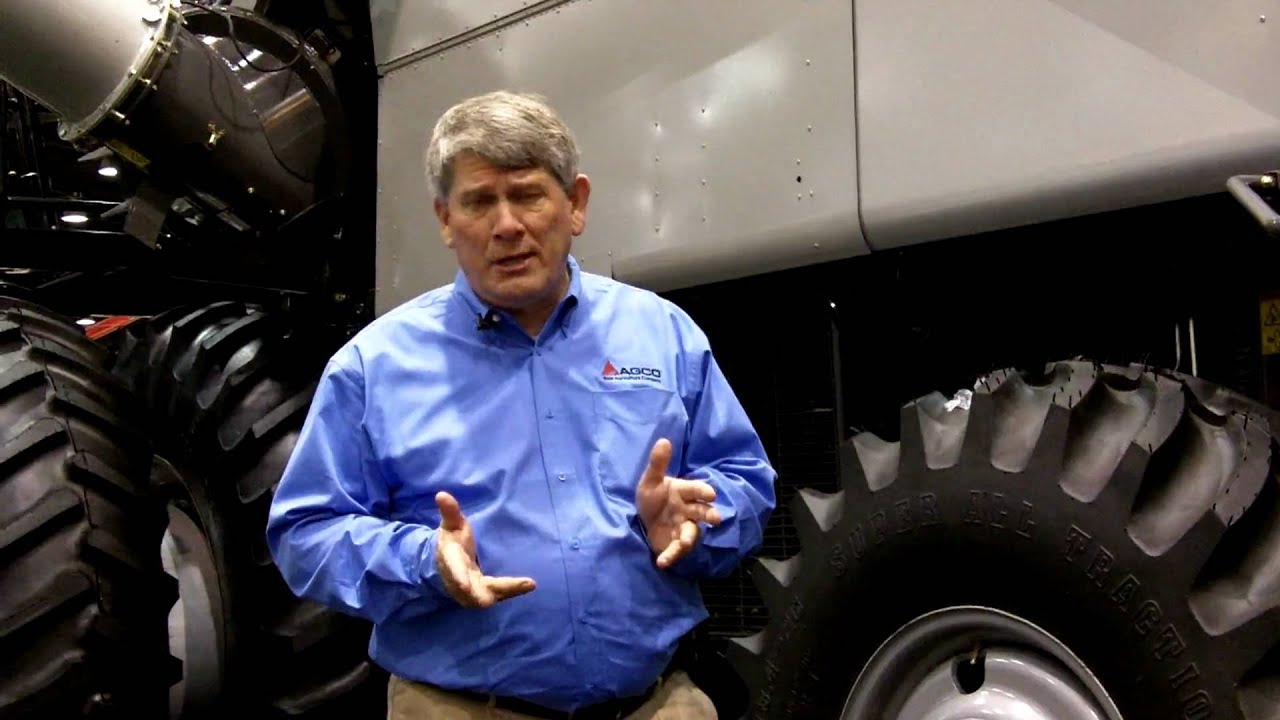 Gleaner R76 Combine at National Farm Machinery Show - YouTube