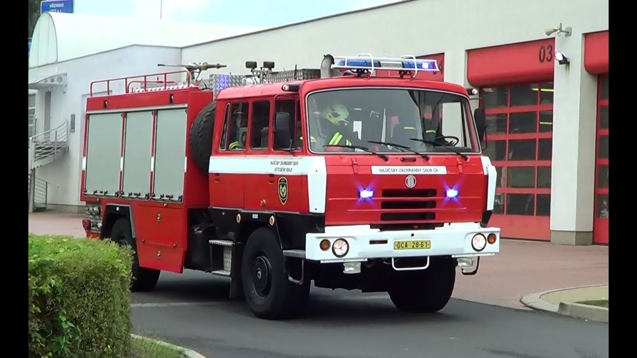Czech V12(!) Fire Engine responding | Tatra CAS Hasiči Děčín - YouTube