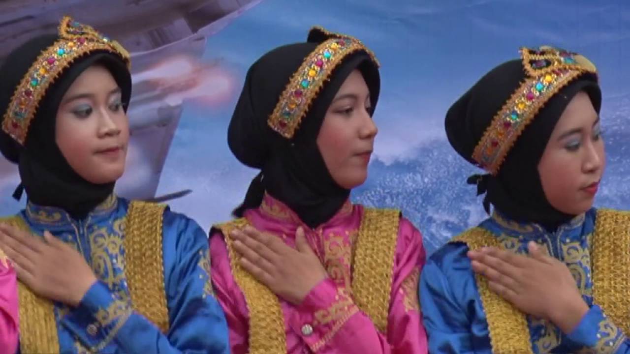 Upacara dan Syukuran HUT ke-71 TNI di Makostrad - YouTube