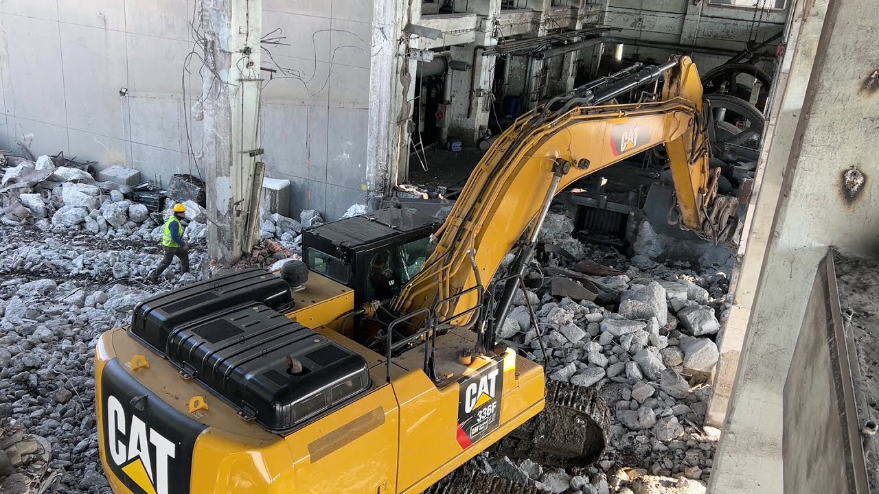 Caterpillar 336F And Liebherr 934 With Hydraulic Hammers - Sotiriadis ...
