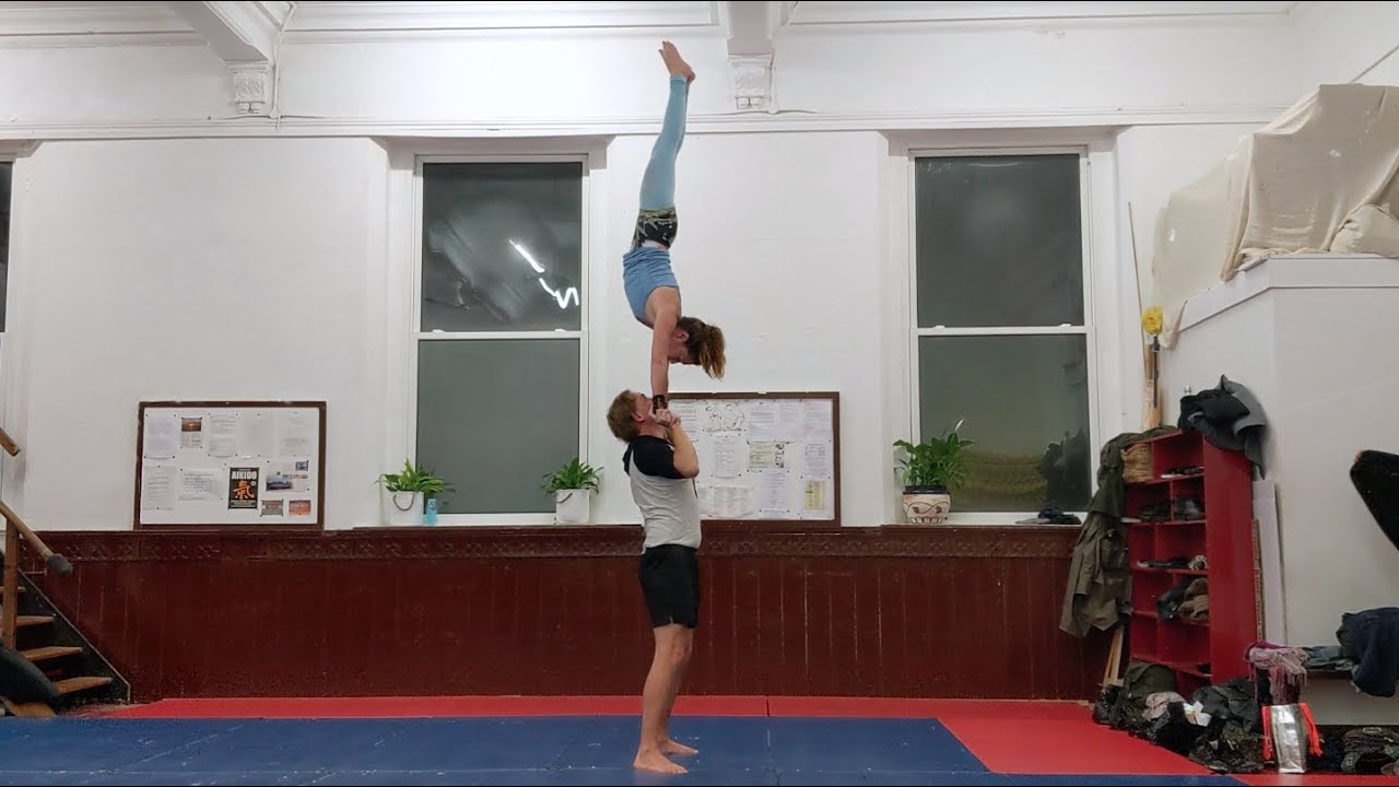 Partner Acrobatics / AcroYoga sequence with Lee Evans & Alison Hadley ...
