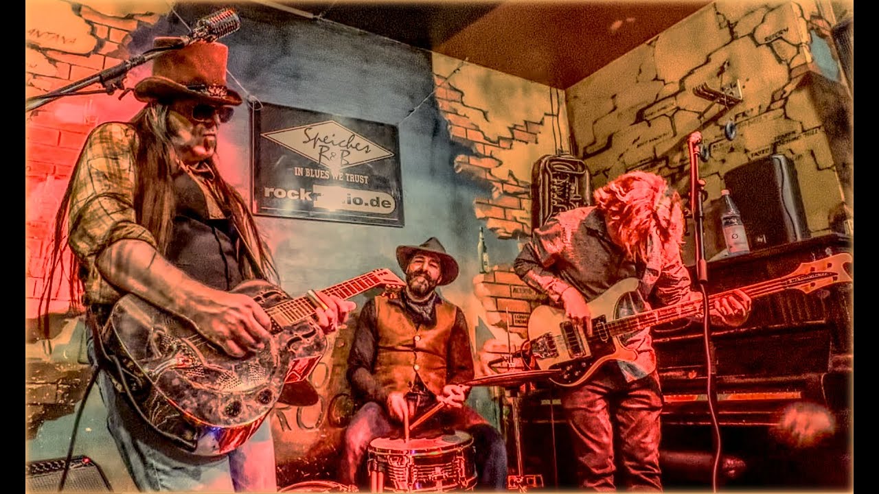 CAPTAIN CRAP, TOM BLACKSMITH, JOE f. NASHVILLE - LIVE - YouTube