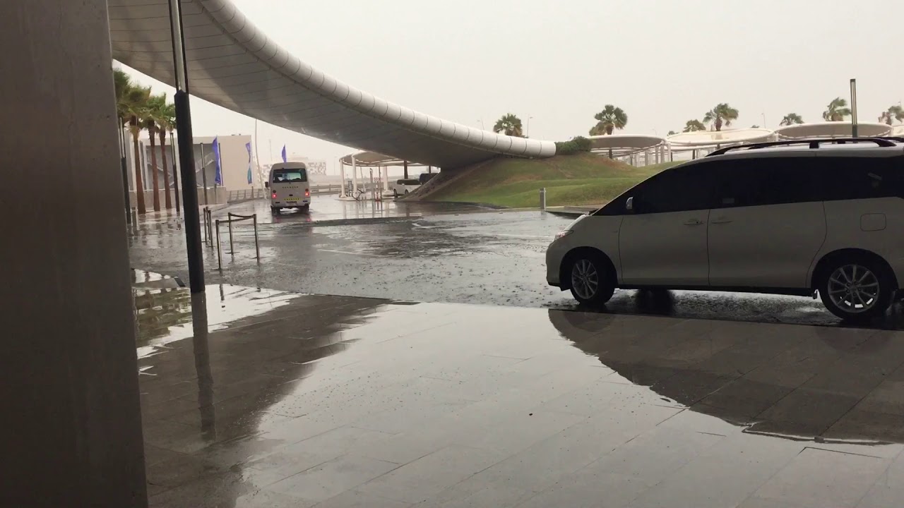 Heavy Rain in Abu Dhabi Today - YouTube
