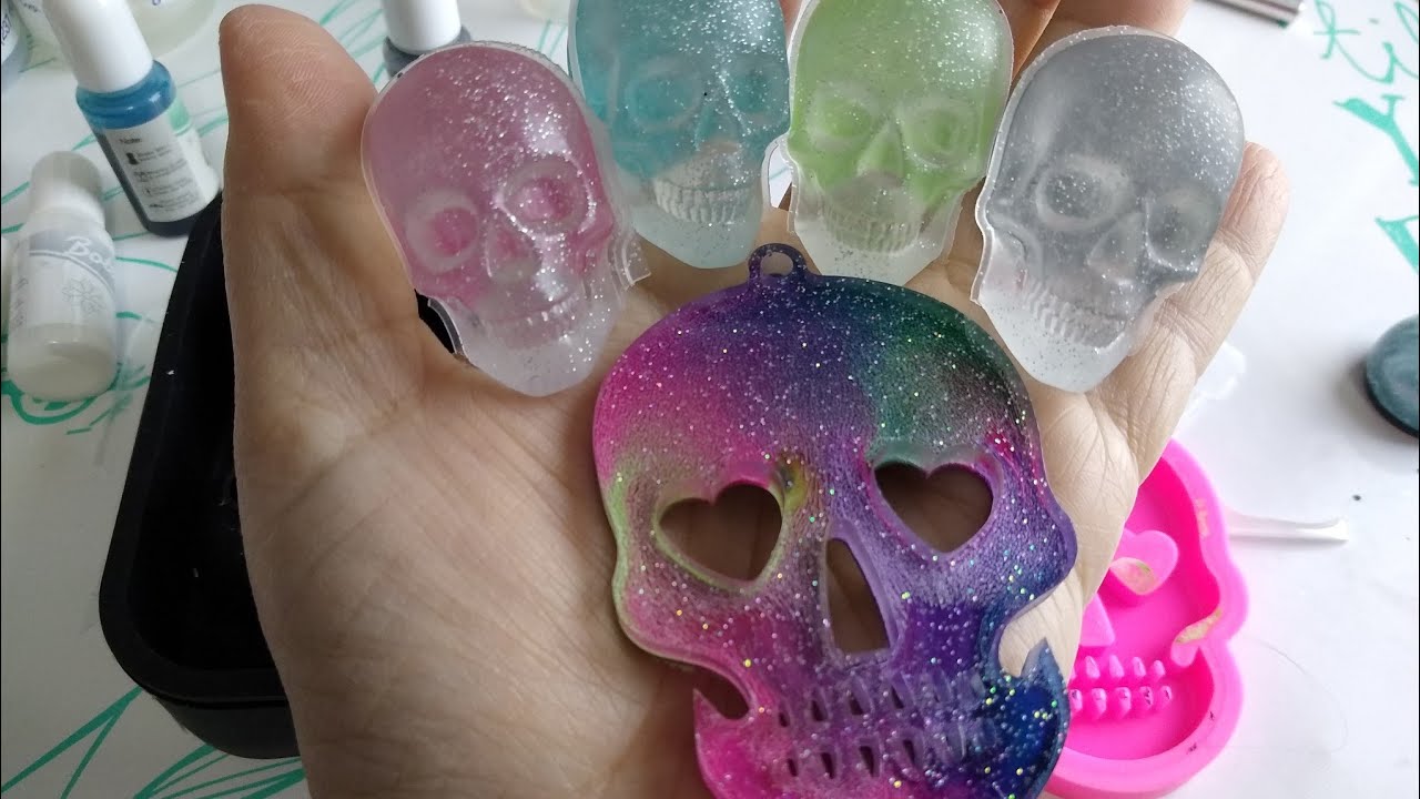 Resin Experiments : Halloween Skulls & Alcohol Ink - YouTube