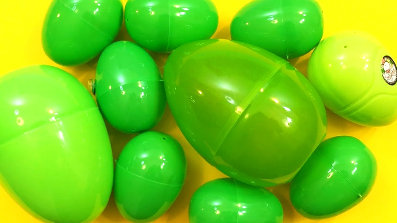Opening 10 Green SURPRISE EGGS Disney Pixar Lightning McQueen, Angry ...