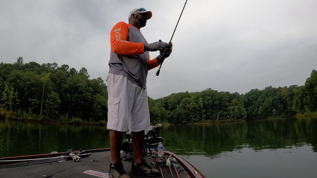 Must Watch Bass Boat Out of Control at The Ramp NO operator - YouTube