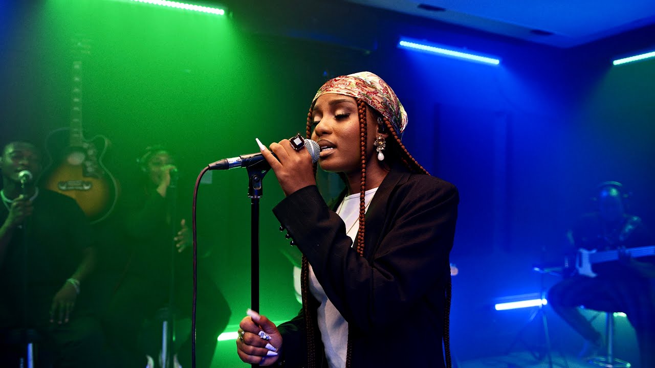 Elmah - New boy in town | Glitch Sessions Chords - Chordify