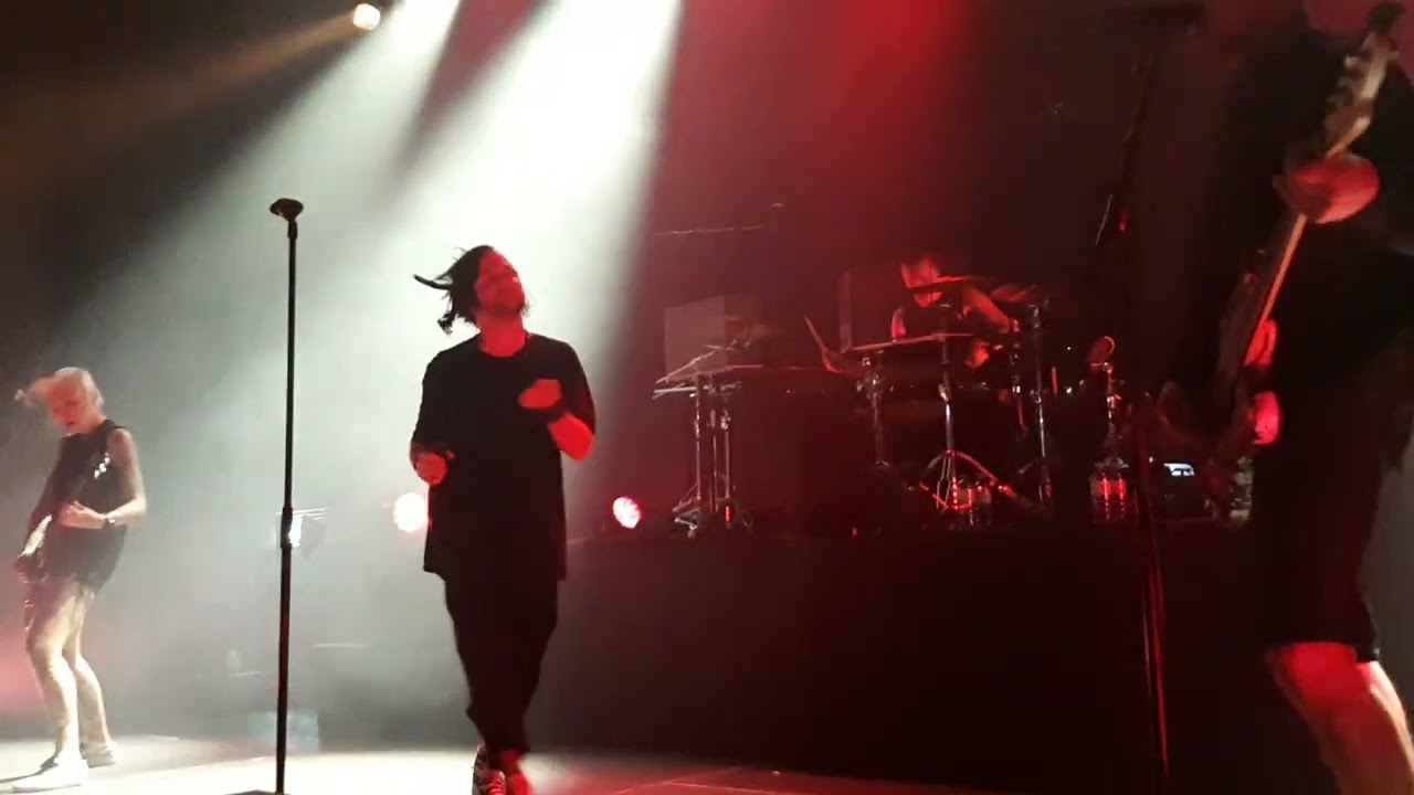 The Rasmus - Rise (Vienna 2022) - YouTube