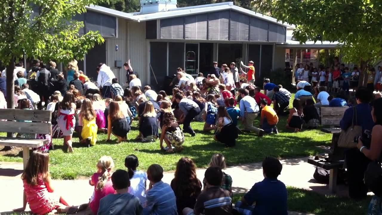 5th grade graduation flash mob - YouTube