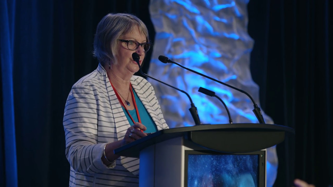 Suzy Hansen, Alien Cosmic Expo Conference, Toronto, Canada, June, 2017 ...