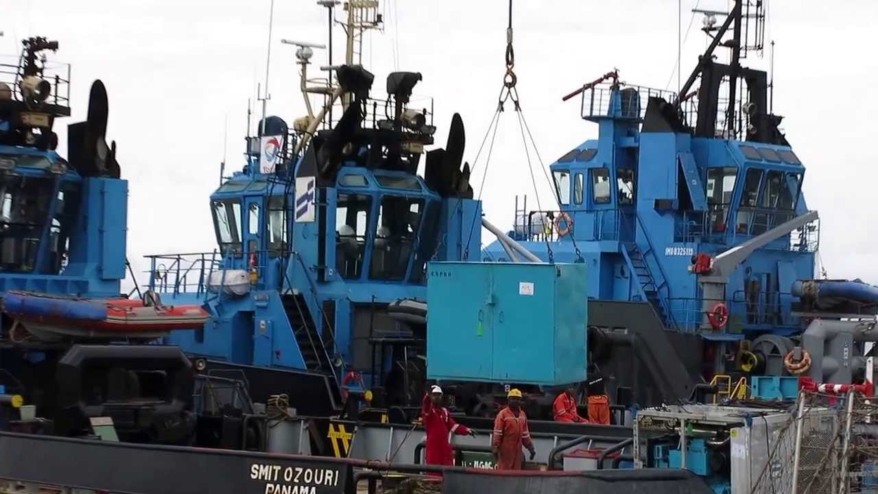 Lifting operations in Port Gentil, Gabon - YouTube