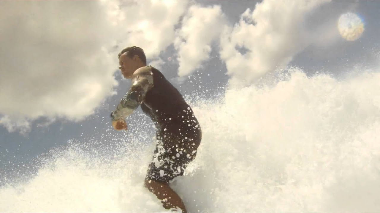 Surfing Flys Hawaii - YouTube