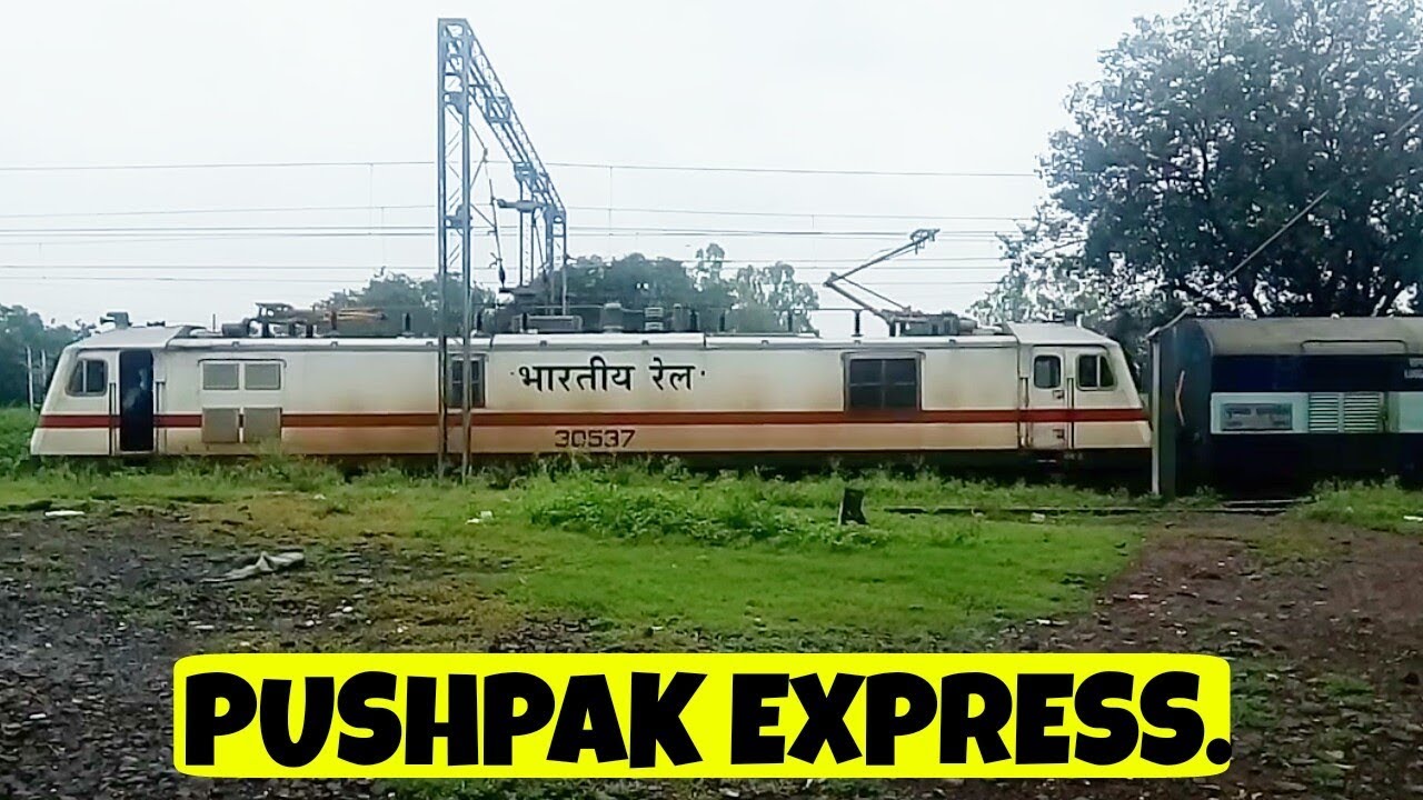 HOG WAP-7 Pushpak SF Express Entering Khandwa JN !! - YouTube
