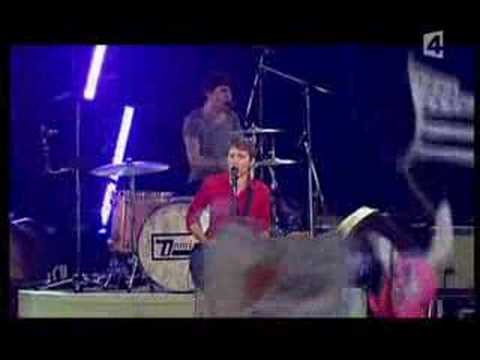 06 This Boy. Franz Ferdinand live Vieilles Charrues