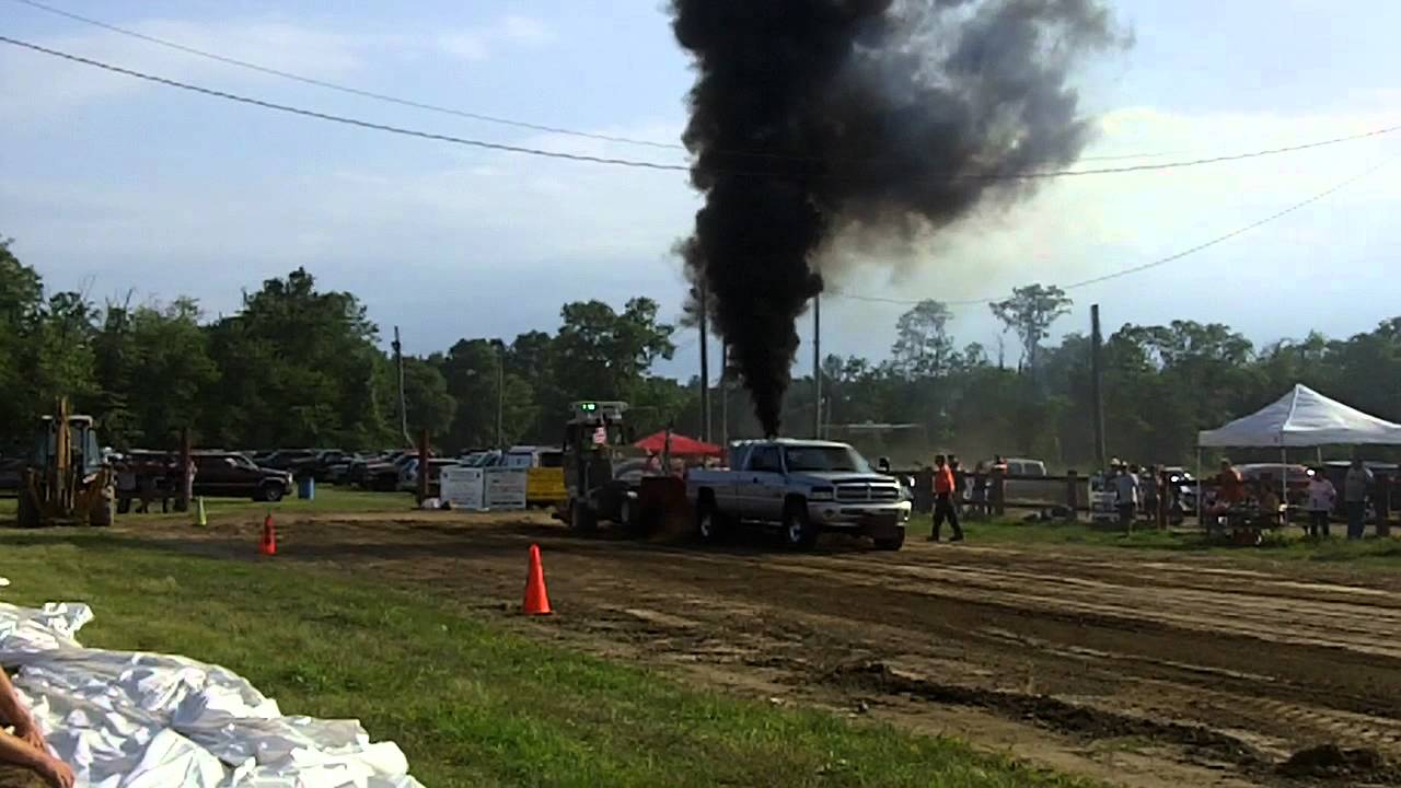 Scott Whiles Truck Pull Portland CT 2012 - YouTube