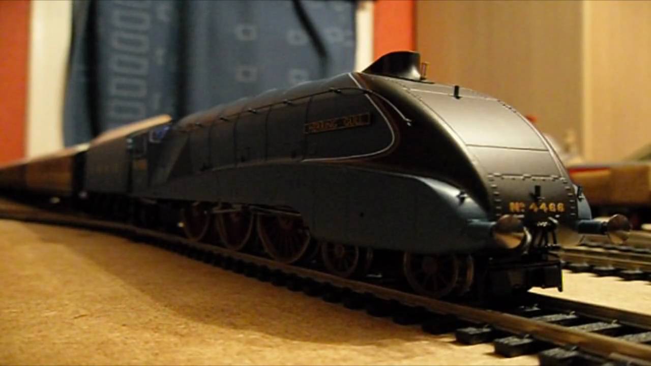 LNER Class A4, 4466 'Herring Gull' with DCC sound - YouTube