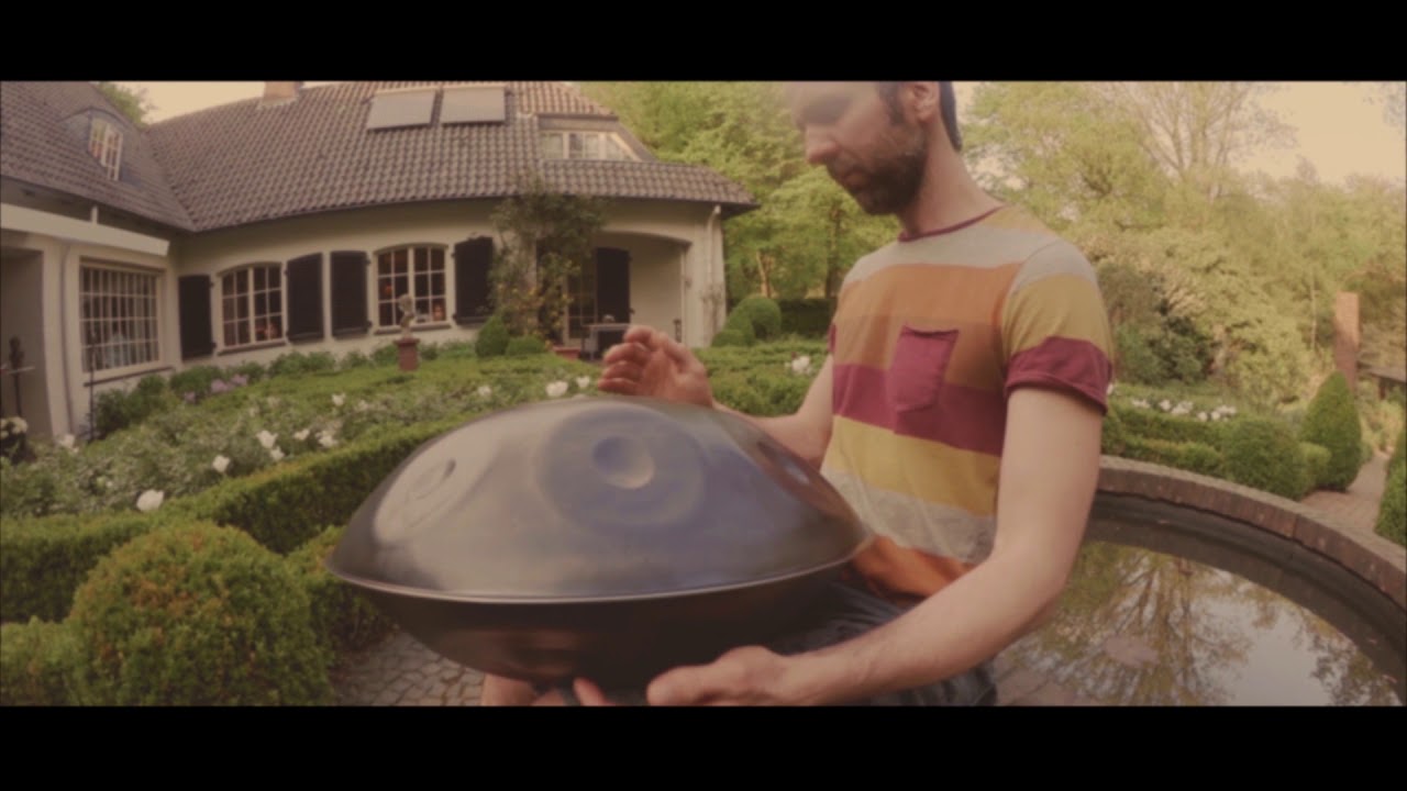 Taopan Handpan - Annaziska plus bottom notes C#/ (E) G# B C# D# E F# G# ...