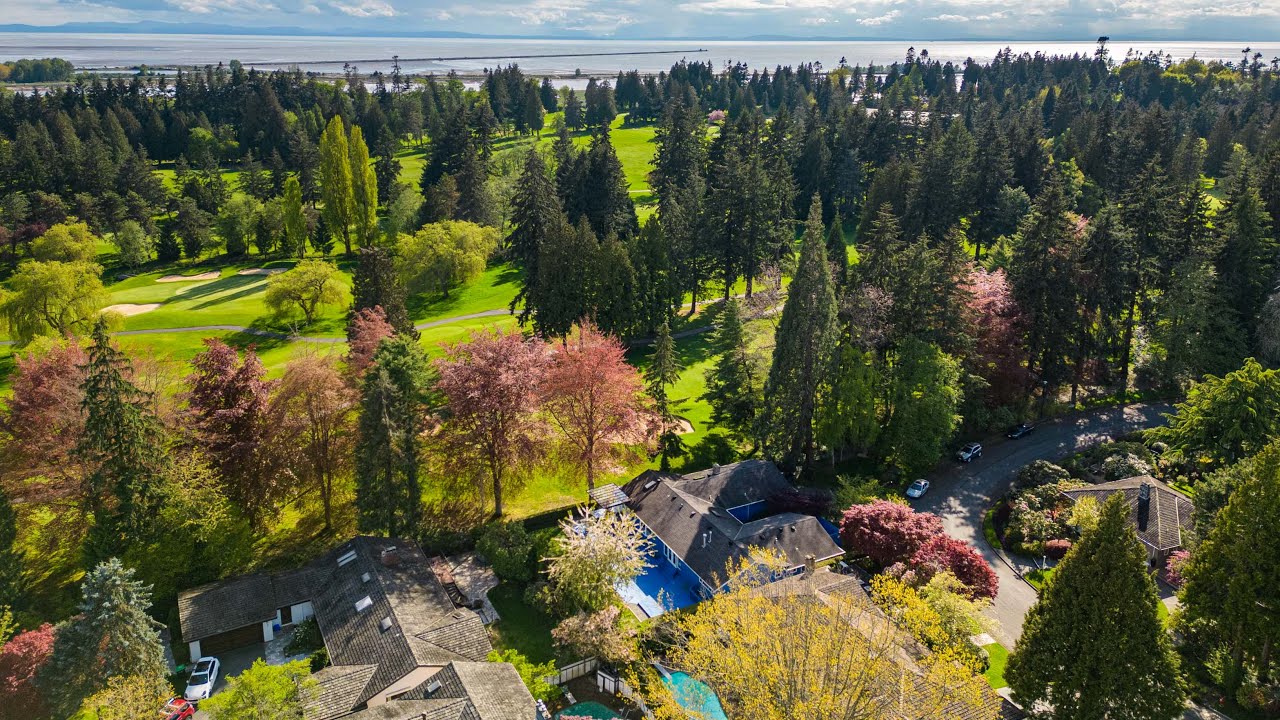 Beautiful Vancouver Family Home on Golf Course - YouTube