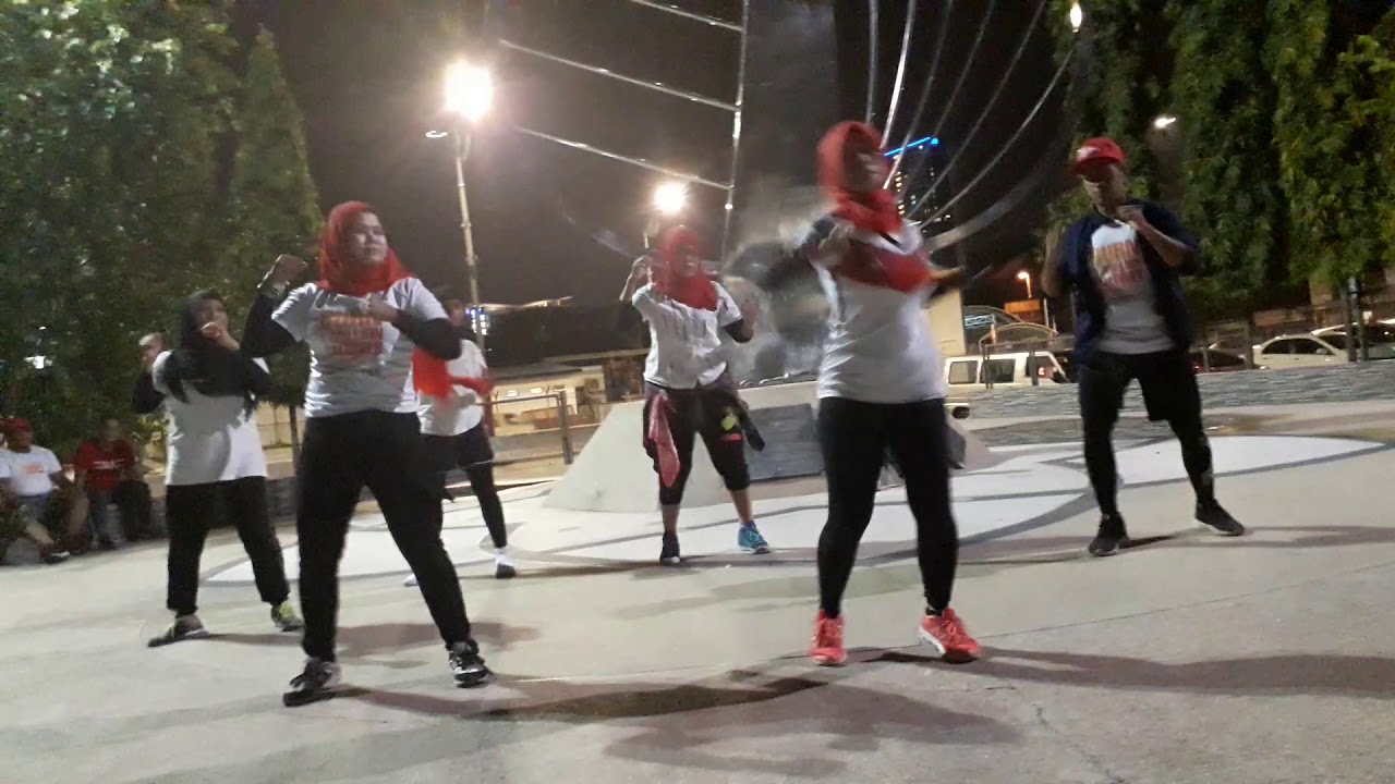 Body combat by crew team kickfat😍😍 - YouTube