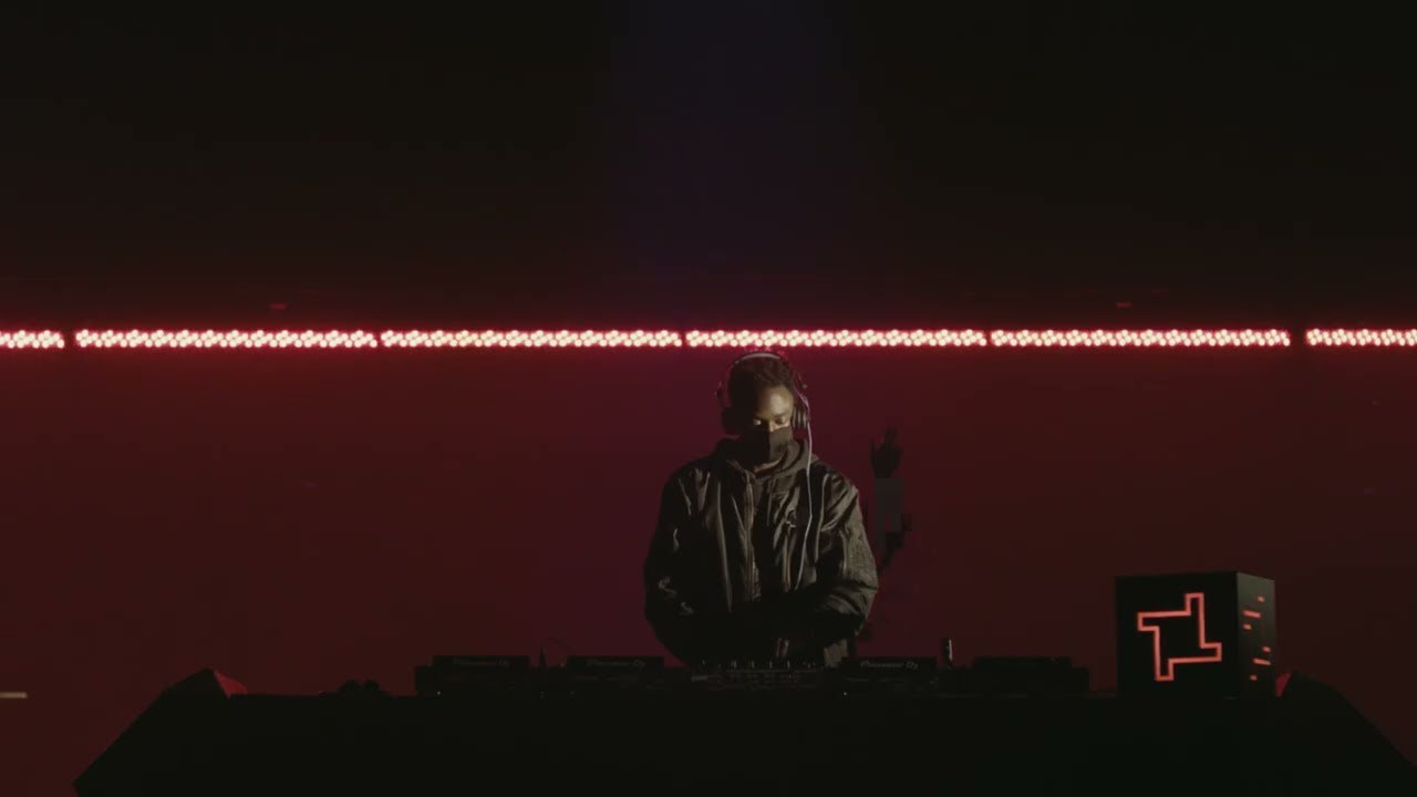 London Unlocked: SHERELLE B2B Tim Reaper at the London Coliseum - YouTube