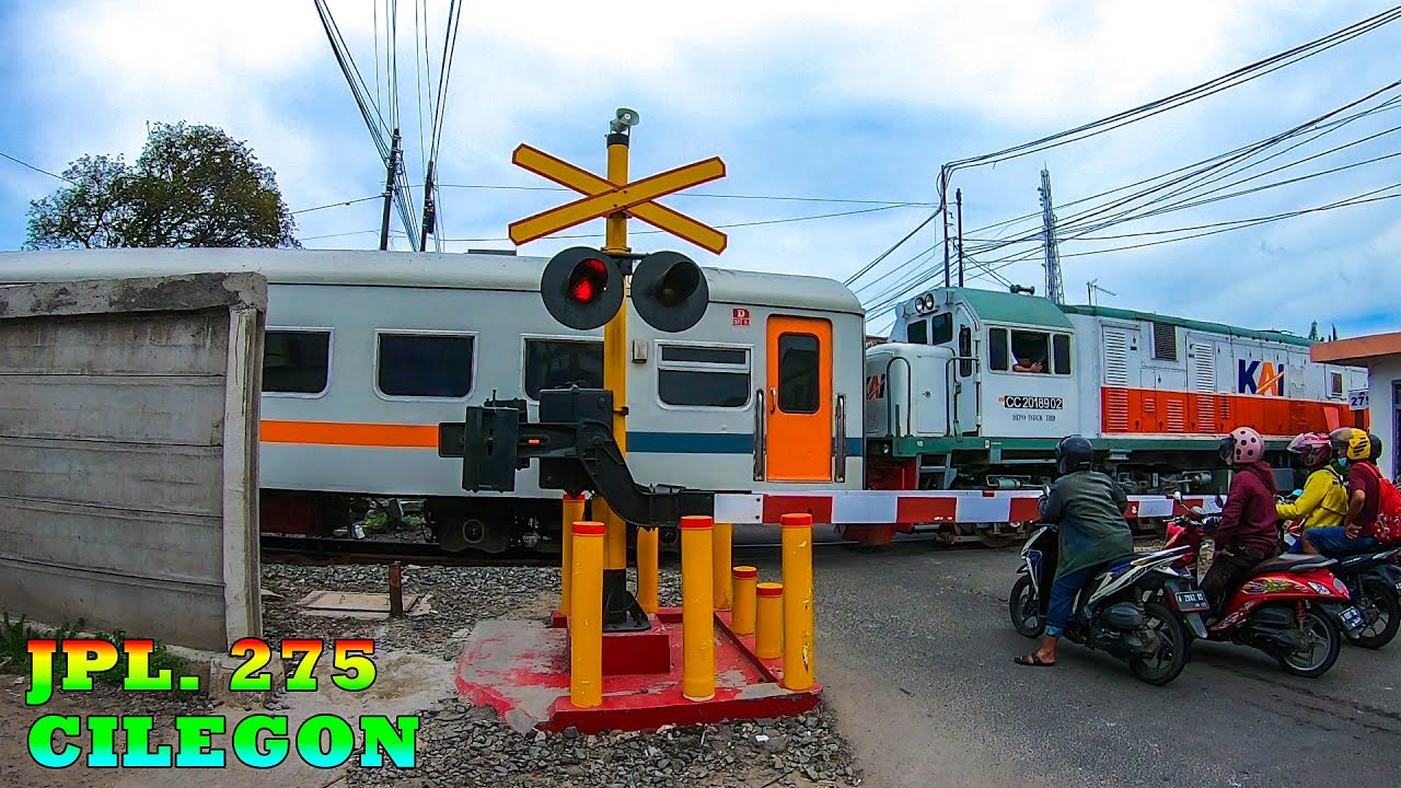 Perlintasan Kereta Api JPL 275 Jombang, Cilegon~ Catnya Pada Terkelupas ...