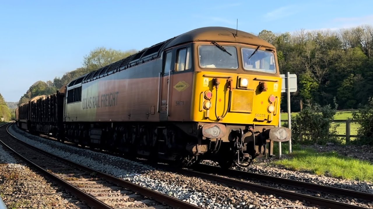 6M51 1623 Baglan Bay (Colas) to Chirk Kronospan Colas Rail - YouTube