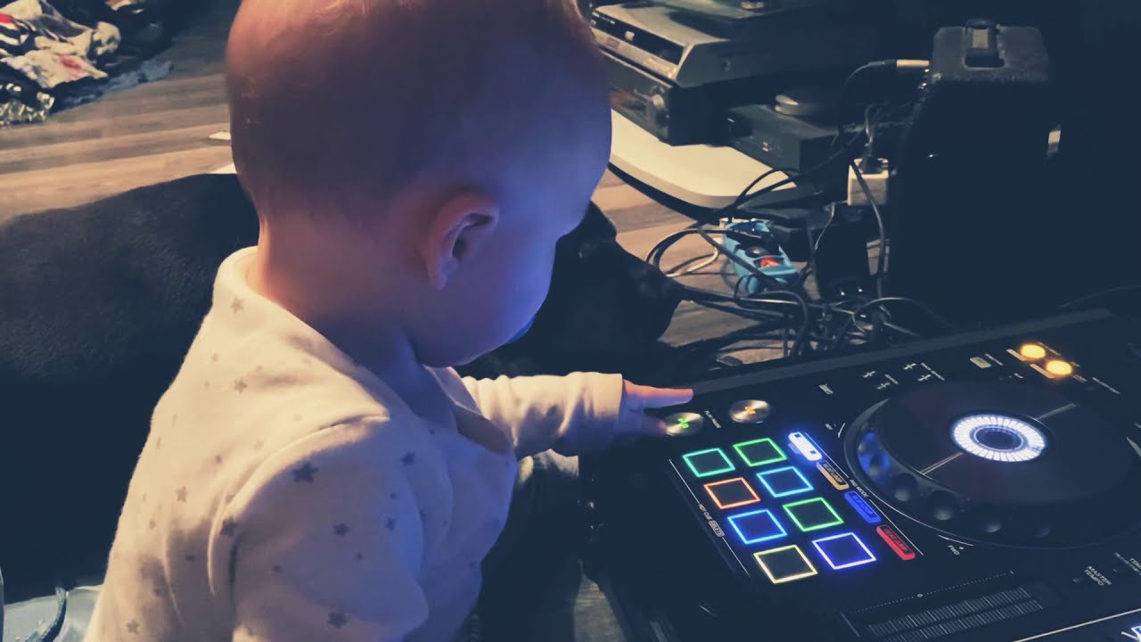 10 month old Dj baby play on XDJ RX2 😂 ️ - YouTube