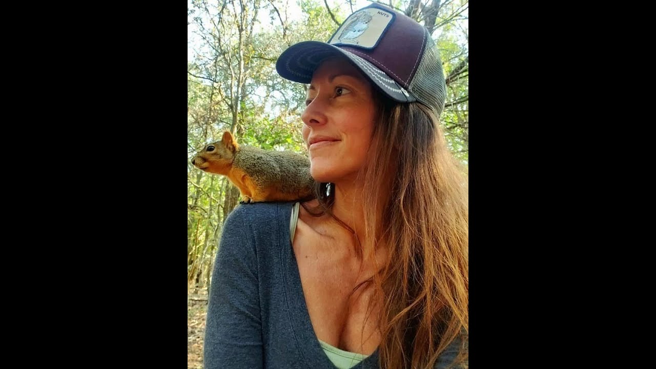 Full Body Vinyasa Flow Outdoors with Squirrel Friends and Erica Vetra ...