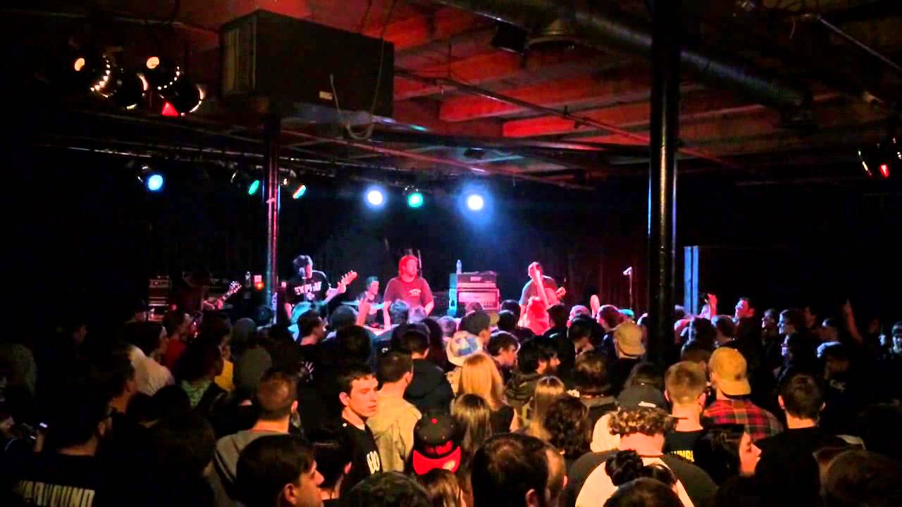 Counterparts- Outlier (live at Magic Stick Detroit) - YouTube