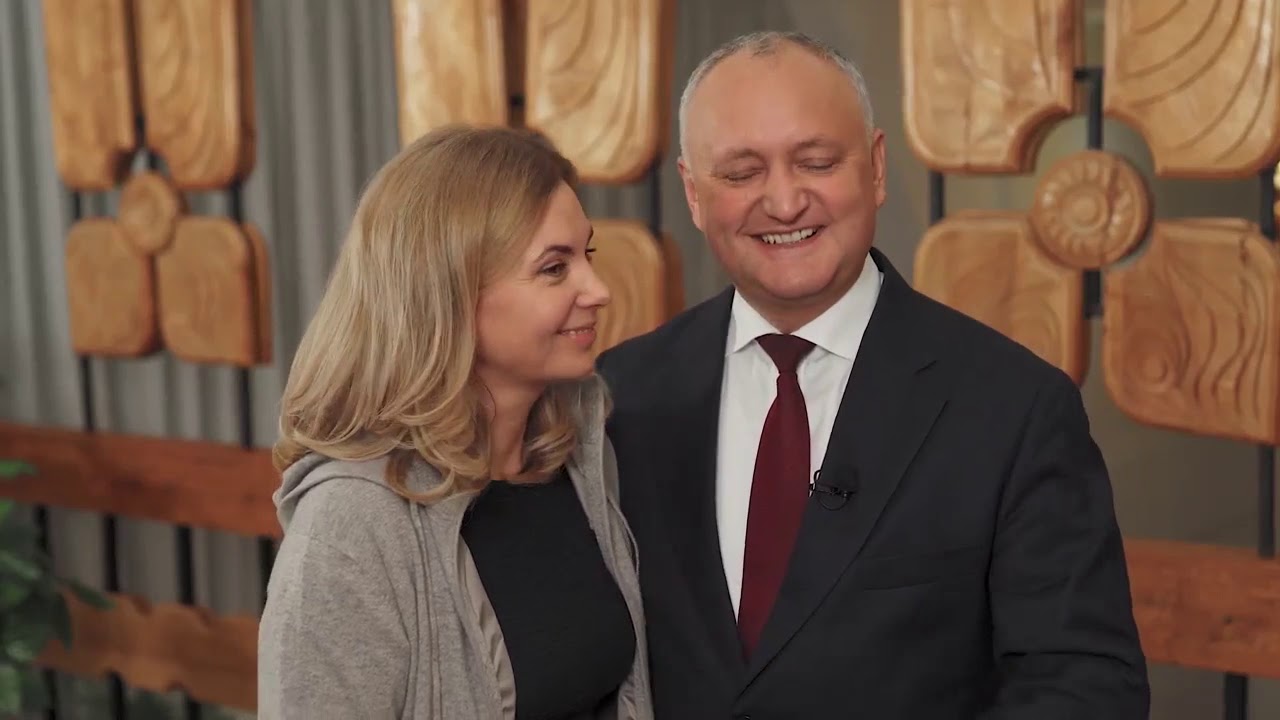 Cum traiesc boierii - Igor Dodon, sluga poporului. - YouTube