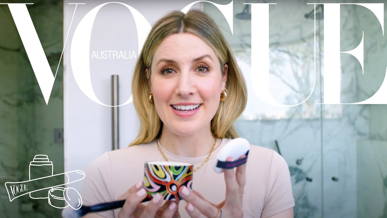 How a Vogue Editor Does Her Date Night Makeup | Vogue Australia - YouTube