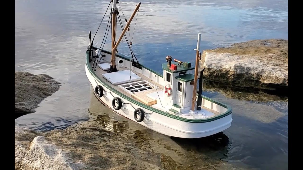 RC Rock Trawler Marine Crawler with ESS Sound Simulation - YouTube