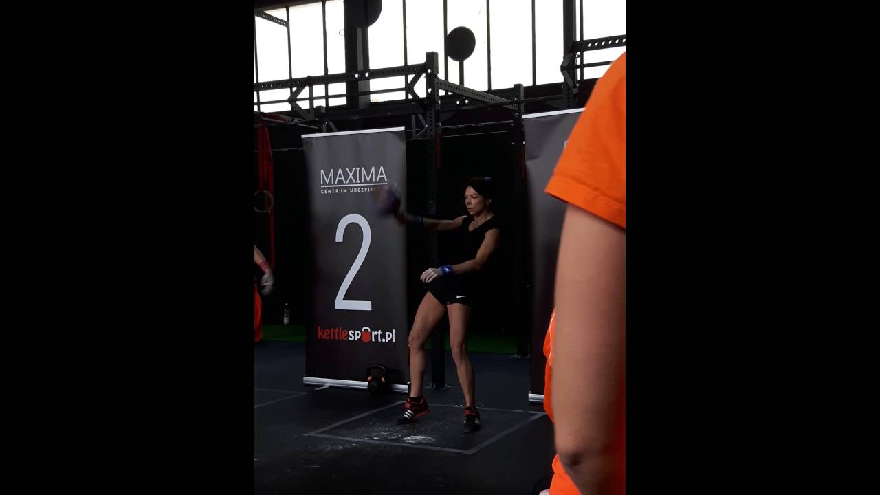 Mistrzostwa Pomorza Koszalin Snatch 20 kg 127 reps Anna Golec - YouTube