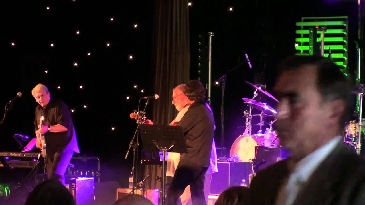 03_Twenty Flight Rock WARREN BENNETT & FRIENDS - YouTube