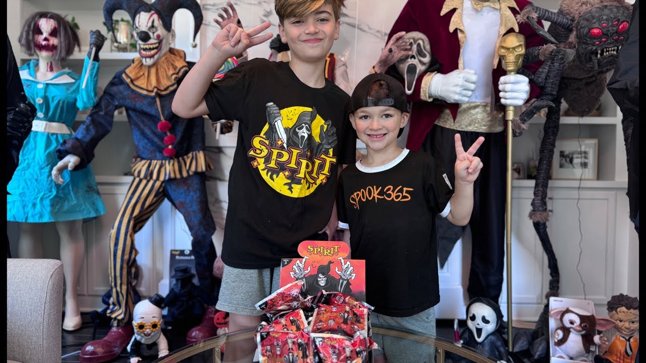 Giving away 14 spirit Halloween keychains ☠️💀 - YouTube