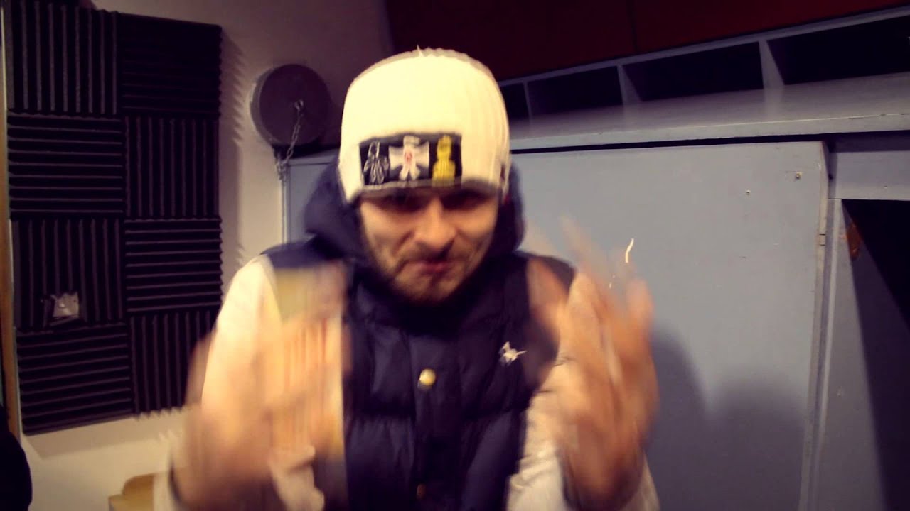 Uneeque Colors- Piff piff Feat. Emzii and Starz - YouTube