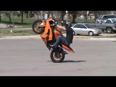 2004 Kawasaki Ninja ZX6r 636 Slow Wheelies And Circles - YouTube
