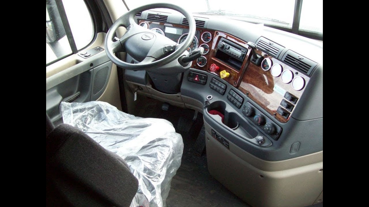 A quick look inside my truck - YouTube