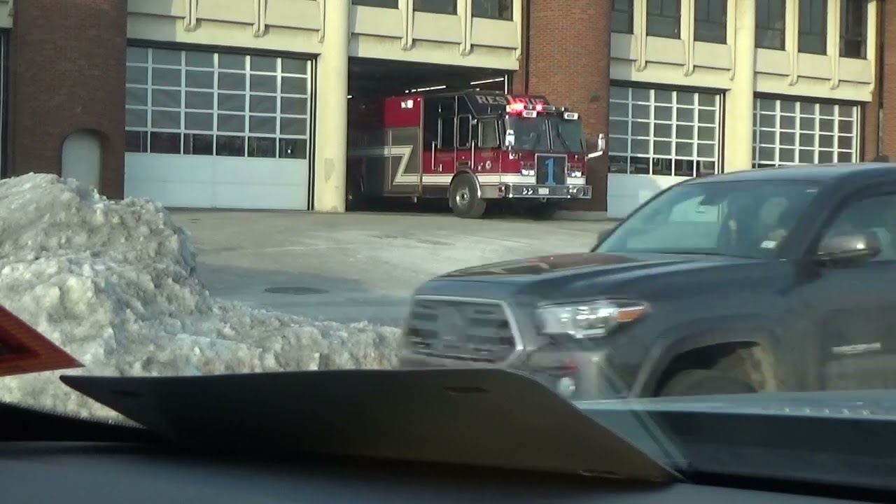 Manchester NH Rescue 1 Responding - YouTube