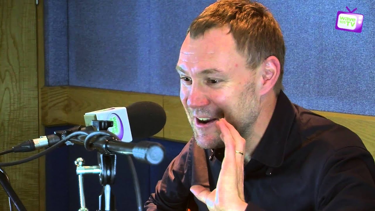 Wave 105's Mark Collins interviews David Gray - YouTube