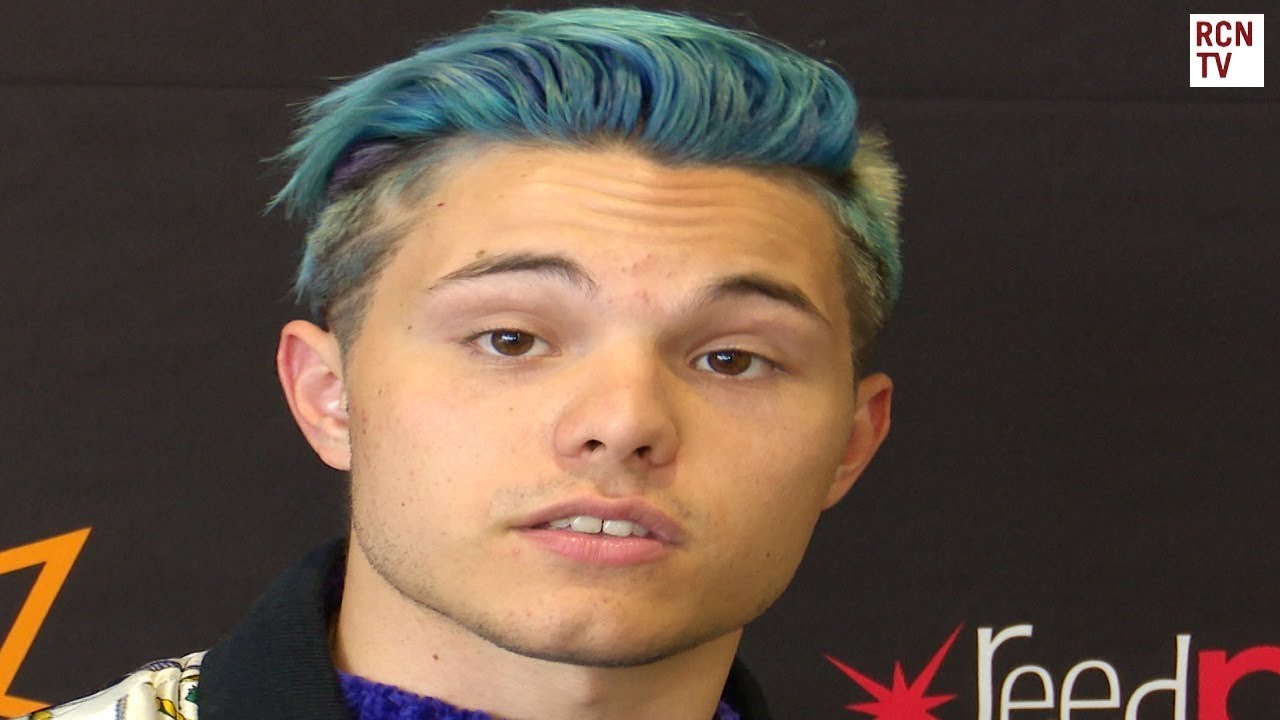 Zach Callison On Dungeons & Dragons RPG Fun - YouTube
