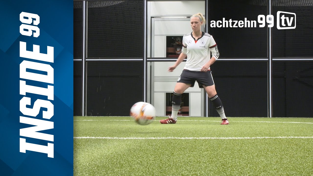 DFB-Frauen im Footbonaut - Demann & Co. machen Hightech-Training - YouTube