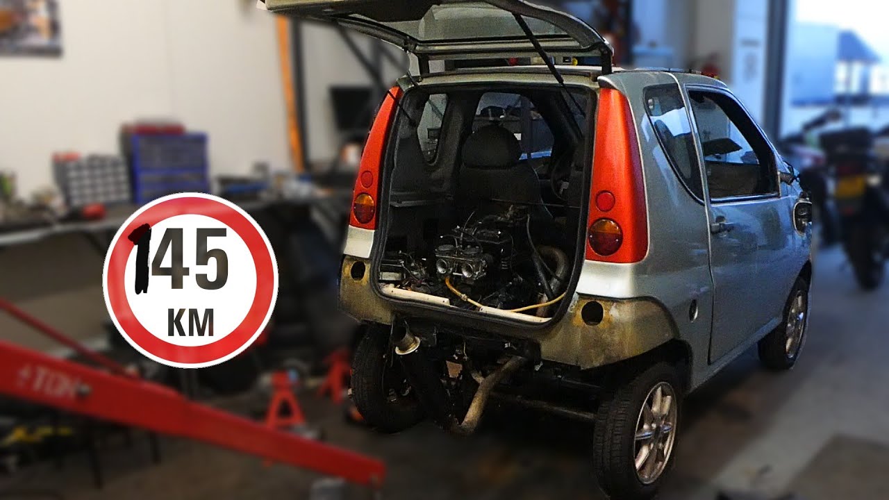 Die ene opgevoerde brommobiel - YouTube