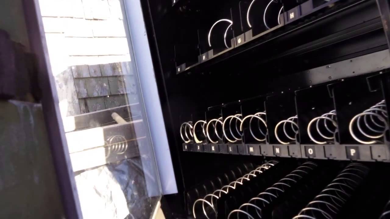 SnackShop 500 - Vintage Vending Machine for FREE - YouTube
