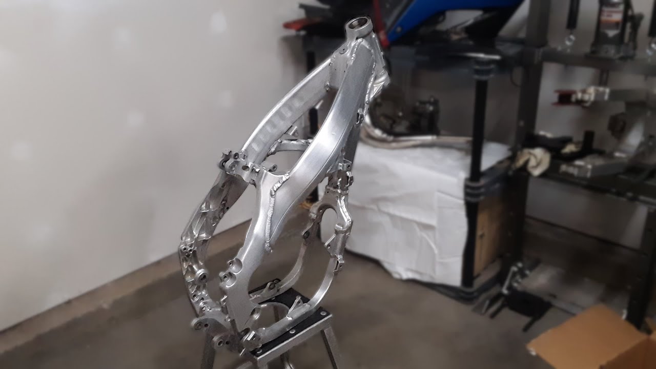 This CR250 Frame Came Out Amazing! CR250R Build #3 - YouTube