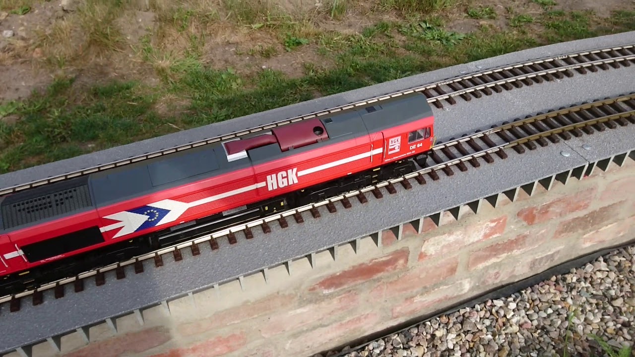 Im Paradies: Aristocraft Class 66 G Scale - YouTube