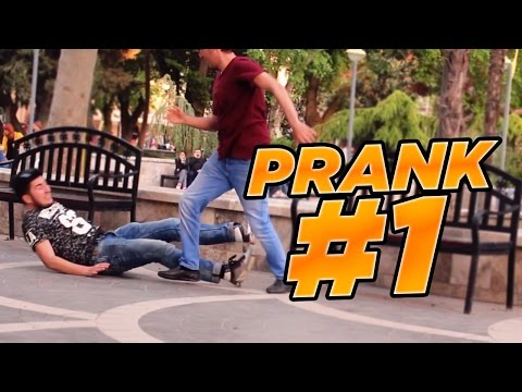 Prank Baku | Tanımadığı insanın telefonuna baxmaq (Dava düşdü) #1