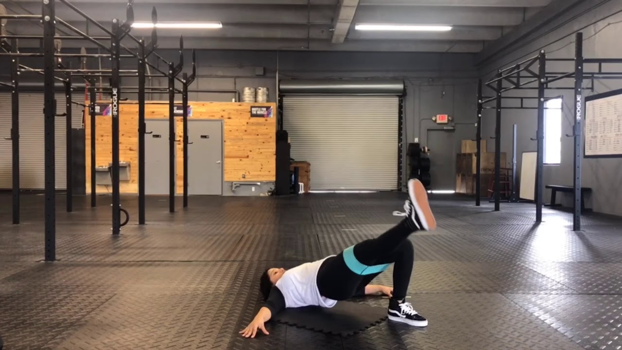 Hip Bridge Alternating Leg Extensions - YouTube
