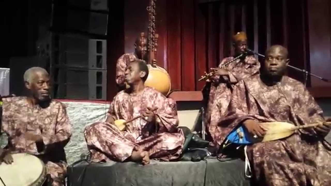 Senegal kora, flute and trad string musicians - YouTube