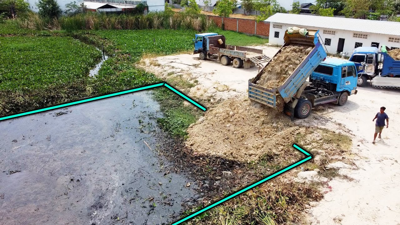 Start Project!!! Dozer D20 Compress the soil & Truck 5ton Pour soil on ...